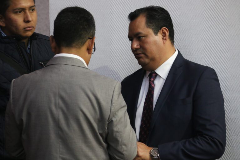 Culpa Asael a comités y excandidatos por la multa de $21 millones