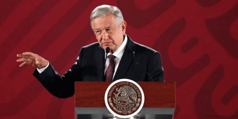Afirma AMLO que ex presidente debe impuestos