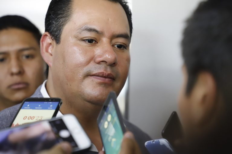 Presentan iniciativa para optimizar el home office de la burocracia estatal