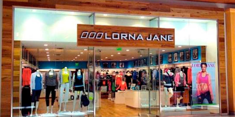 Multada una marca de ropa australiana por sus prendas “antivirus”