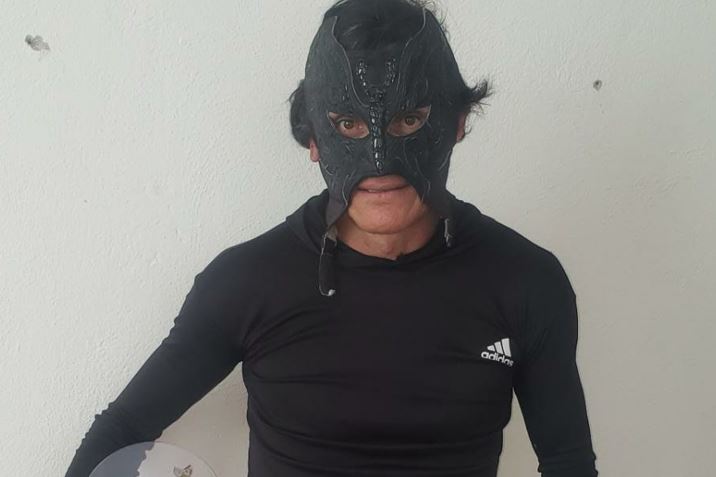 Condecoran al Exótico, leyenda de la lucha libre pachuqueña, con el ...