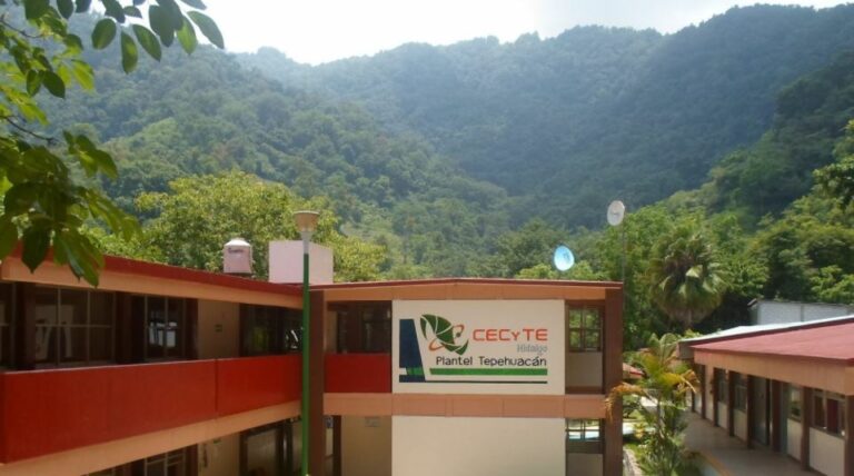Solicitan alumnos abrir el Cecyteh de Hidalgo