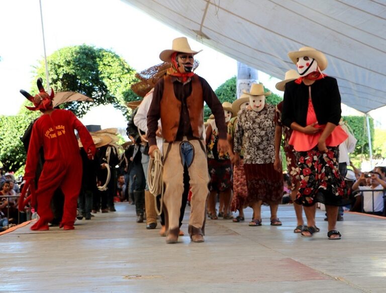 Los símbolos detrás de la danza de las comparsas