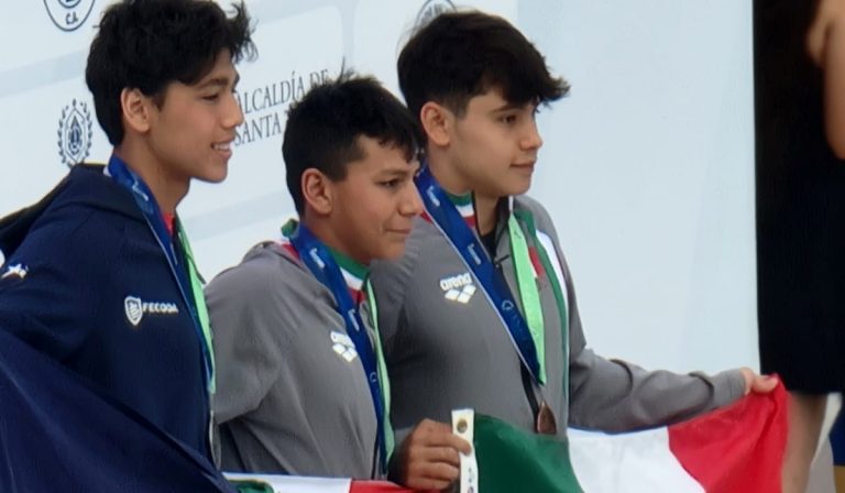 Consigue nadador hidalguense doble oro en CCCAN