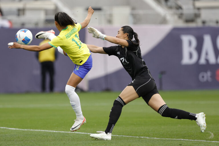 Video: el error de Esthefanny Barreras en el duelo del Tri Femenil