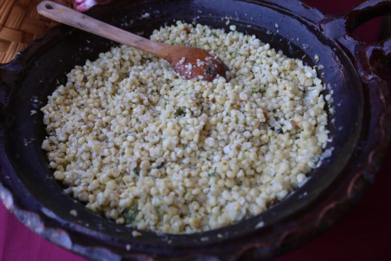 Descubre la temporada de escamoles: ¿Qué son y cómo se comen?