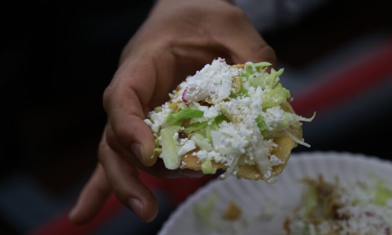 Nombran a la chalupa como platillo tradicional de Pachuca