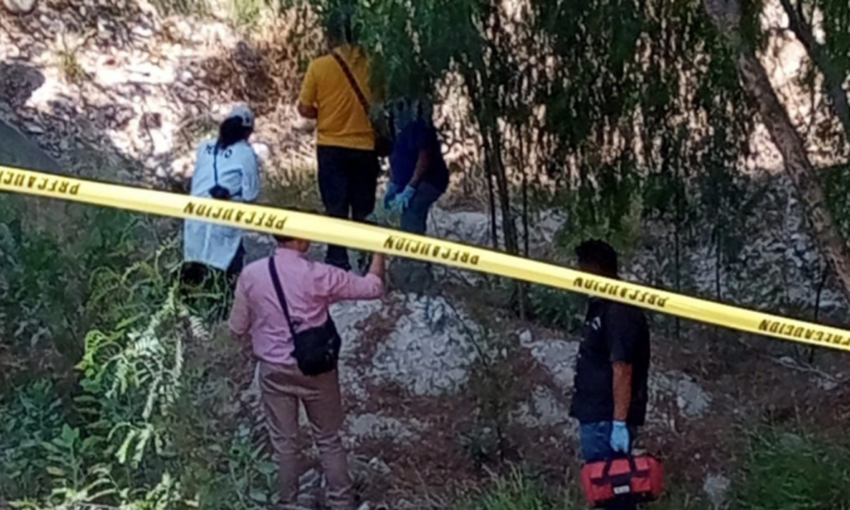 Encuentran cadáver envuelto en cobijas, en Ixmiquilpan