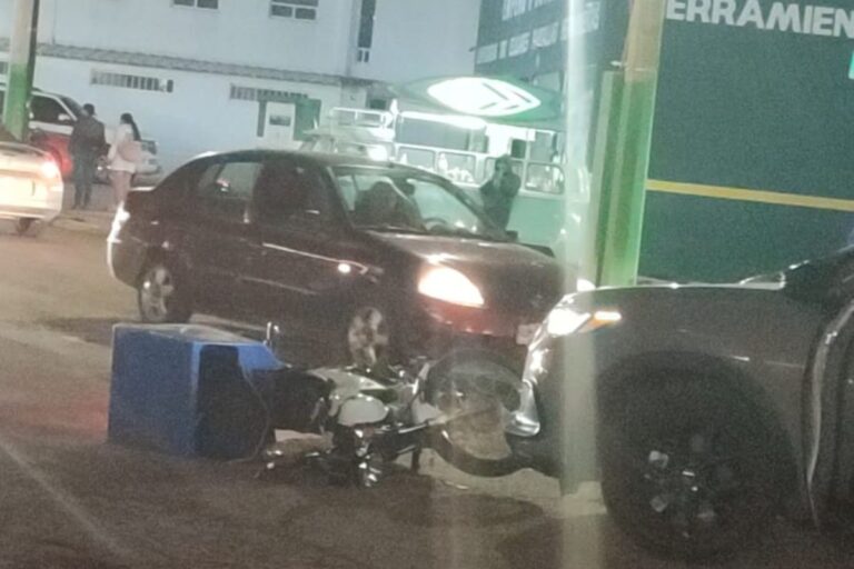 Desigual choque en la Tulancingo-Cuautepec deja a dos motociclistas heridos