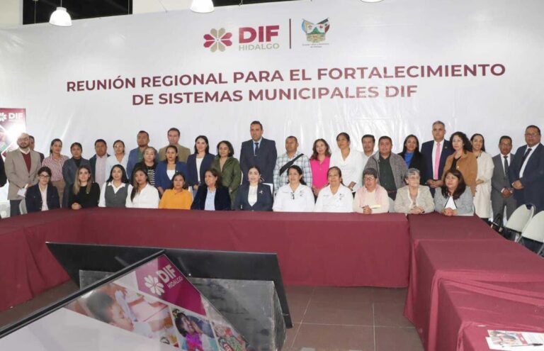 Fortalecen lazos de colaboración en reunión regional de DIF en Huejutla