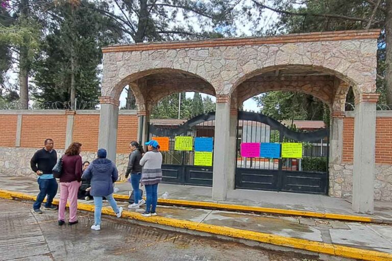 Por Qué Exigen El Cese Del Director De La Secundaria Técnica 52 En Tula