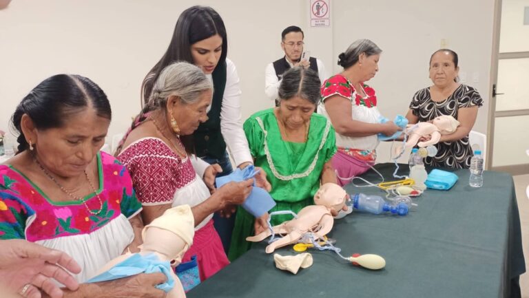 Parteras tradicionales, clave en atención de los embarazos en la Huasteca